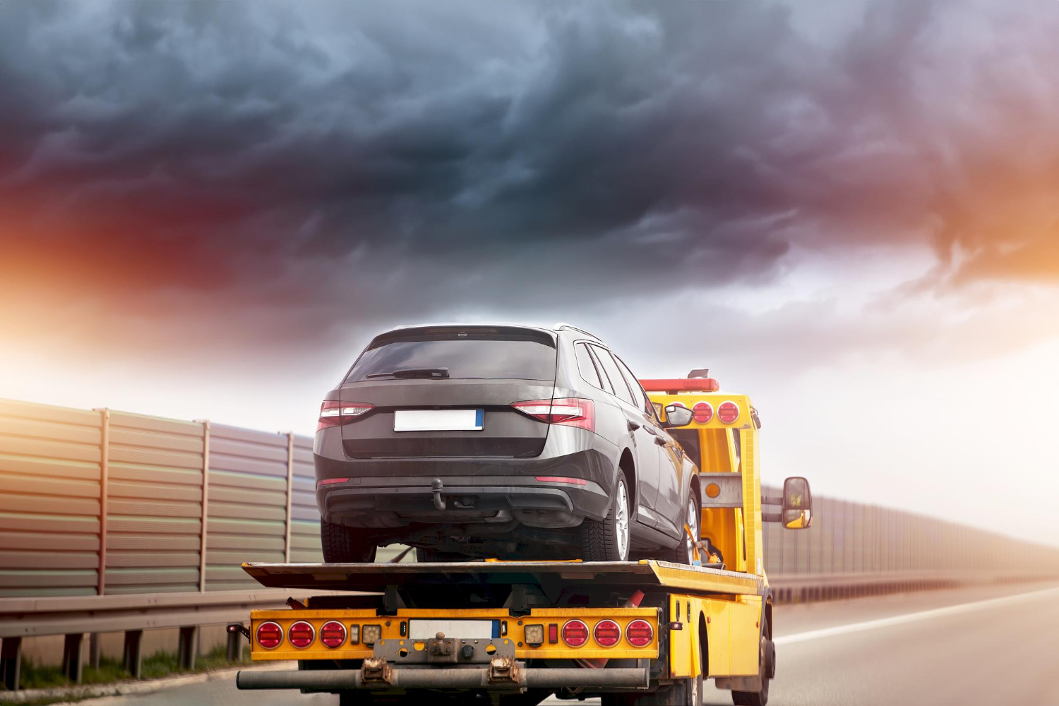 7 Top Tips for Staying Safe While Waiting for a Tow Truck