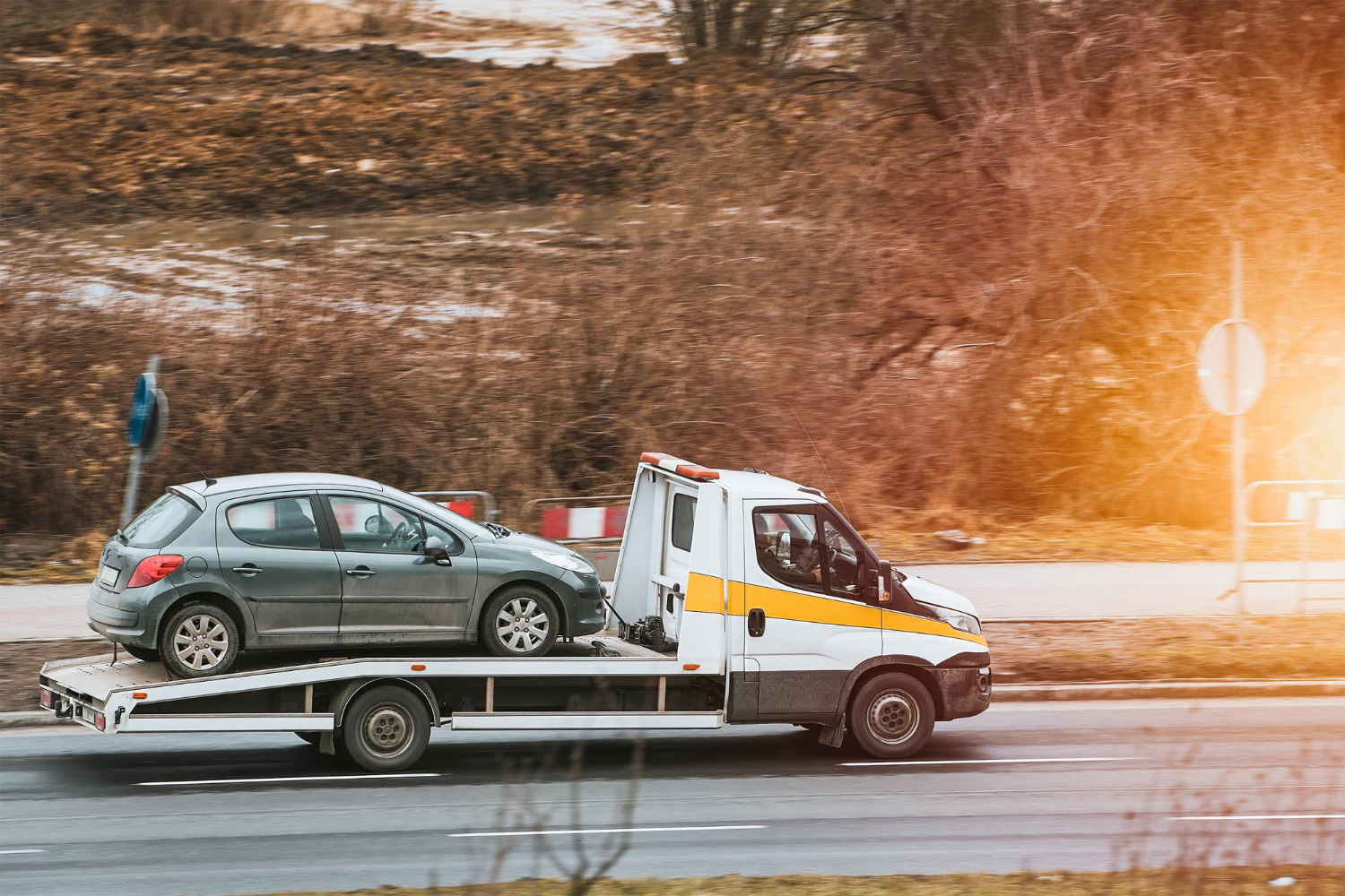 Towing vs Flatbed | Choosing the Right Service